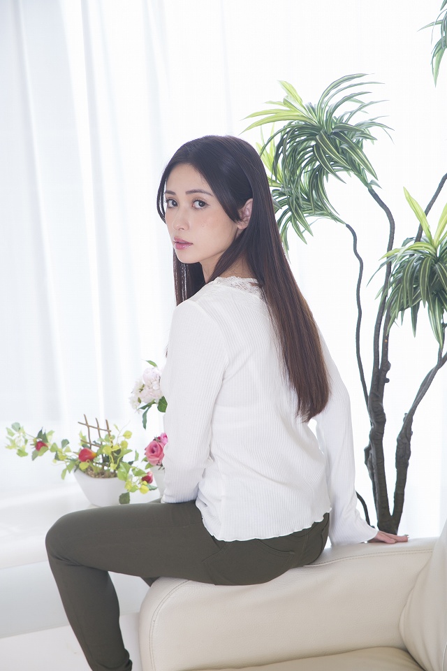 星野アリサ | ピーク・ア・ブー ～原色美少女・清純素材～